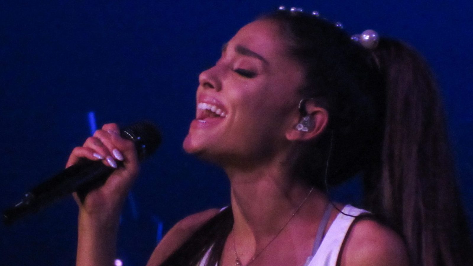 Stars Who Have Weirdly Loyal Fanbases – Thirstyy